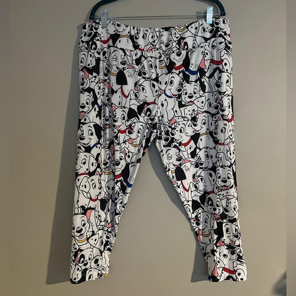 Disney | Pants & Jumpsuits | Womens X Disney Parks 11 Dalmatians Capri ...